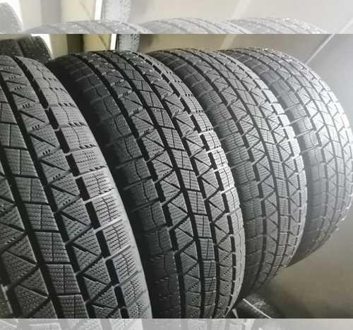 Royal Black Royal Ice 205/60 R16