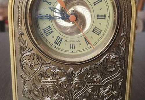 Настольные часы Янтарь СССР