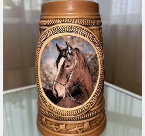 Кружка пивная с лошадью. Новая. Керамика. 1,2 л