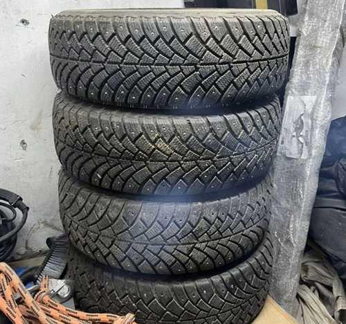 Bfgoodrich G-Force Stud 165/65 R14