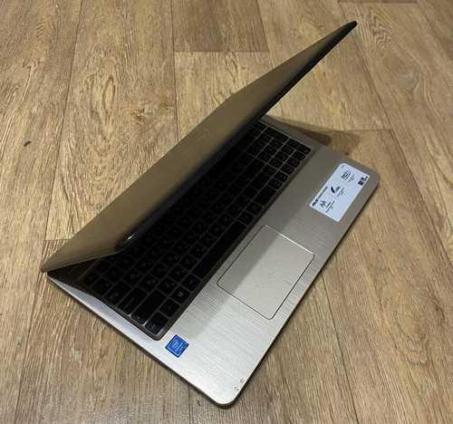 Ноутубк Asus 4ядра