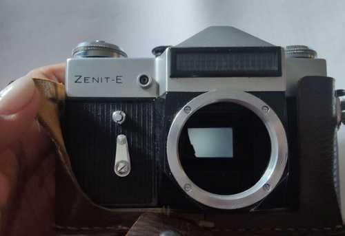 Плёночный фотоаппарат Зенит