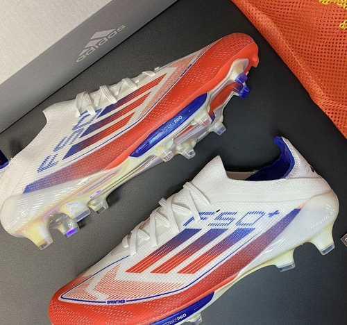 Футбольные бутсы Adidas Predator F50