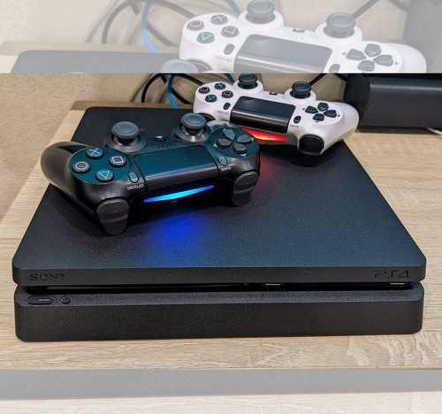 Ps4 Slim 1tb /80 игр/2 джойстика