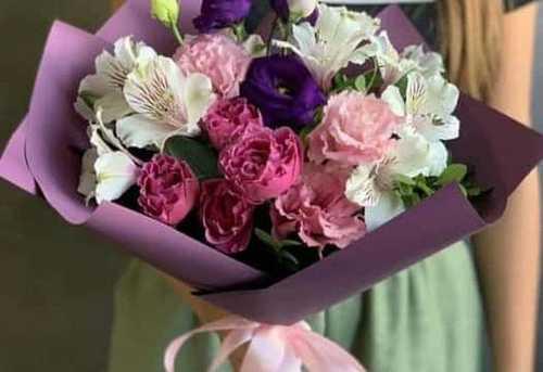 Букет цветов розы, лизиантус подарки на день рожде