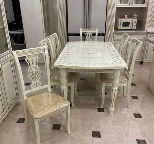 Стол кухонный и Стулья
