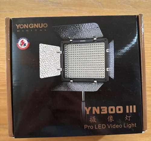 Видеосвет yongnuo 300 iii со штативом