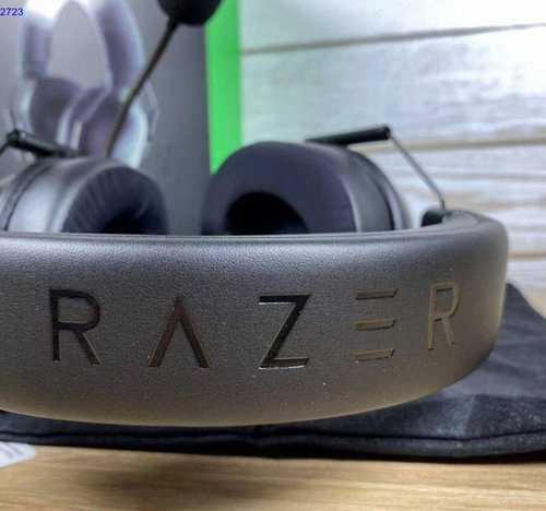 Наушники Razer Blackshark v2 X черного цвета