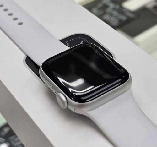 Apple Watch S5 / 40mm Silver