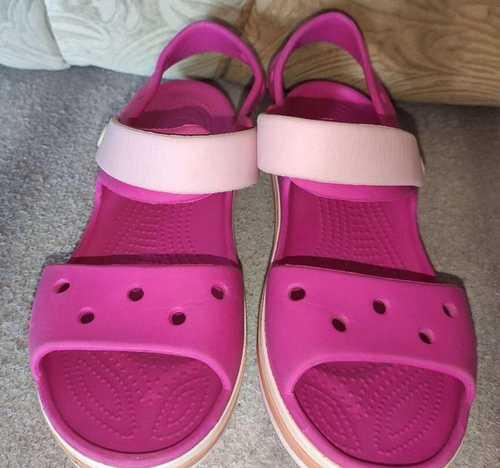 Босоножки для девочки Crocs