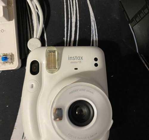 Пленочный фотоаппарат instax mini 11