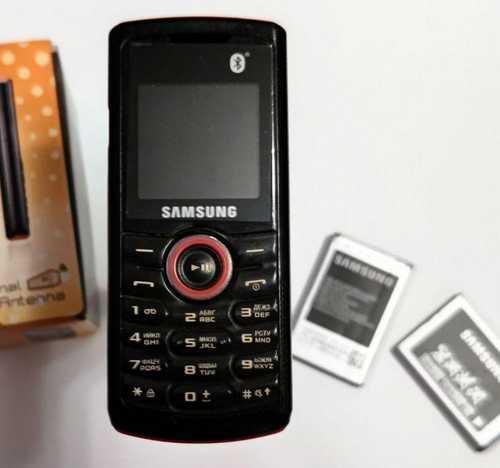 Samsung E2121B