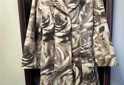 Пальто женское демисезонное 46 размера