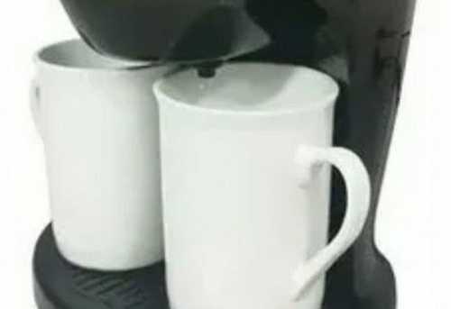 Кофеварка капельная с двумя керамическими чашками