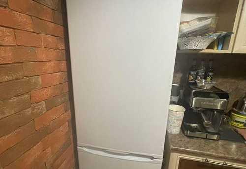 Холодильник бу Indesit ES