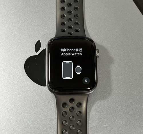 Apple Watch Series 4 Nike+ 44 мм