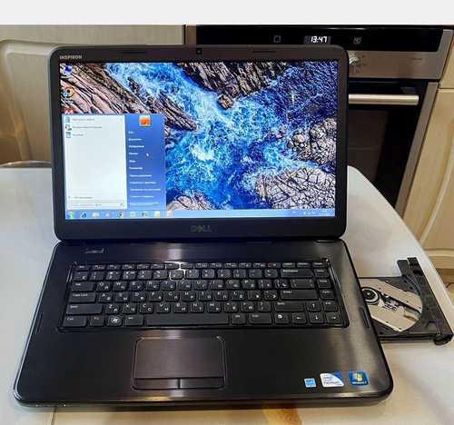 15,6" Ноутбук Dell (новый АКБ / Windows 7)