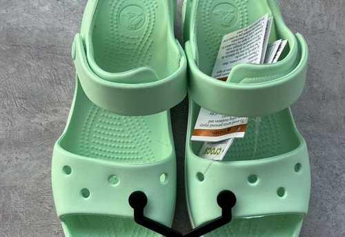 Новые сандалии Crocs J3
