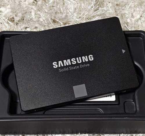 SSD Samsung 870 EVO 2TB (Здоровье 100%)