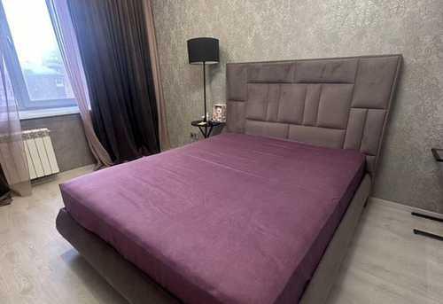 Кровать двухспальная бу 200/160