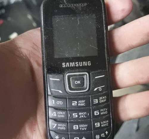 Samsung GT-E1200