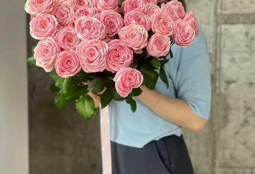 Пионовидные розы, розовые розы