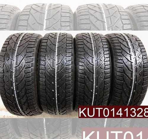 Kormoran Snow 215/50 R17 95V