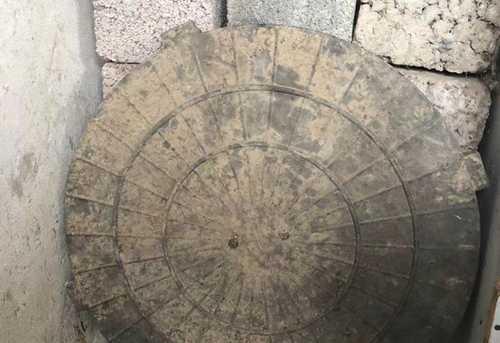Дорожная крышка люка диаметр 63 см толщина 6,3 см