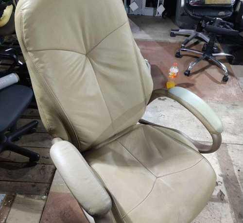 Компьютерное кресло руководителя натуральная кожа