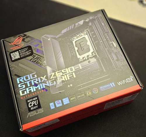 Материнская плата Asus ROG strix Z690-I