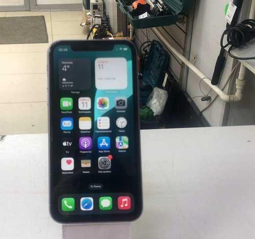 iPhone 11, 64 ГБ