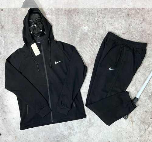 Спортивные костюмы Nike