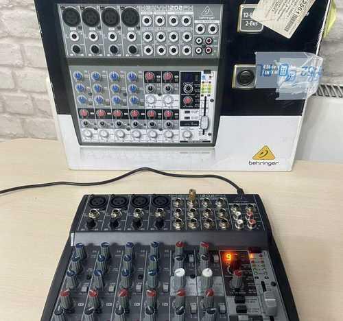 Микшерный пульт Behringer Xenyx 1202fx