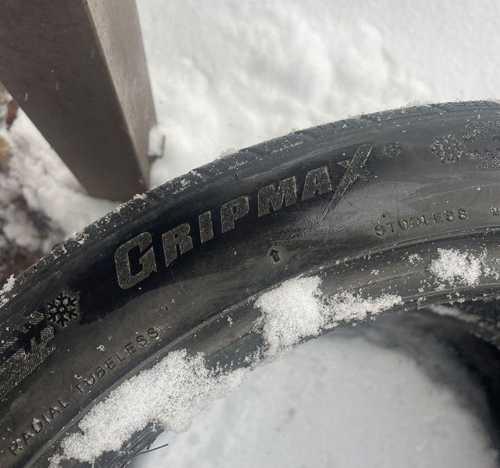 Gripmax Status Pro Winter 245/40 R19 и 275/35 R19