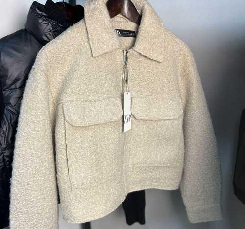 Укороченный бомбер Zara букле XS