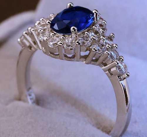 Кольцо С синим камнем И фианитами