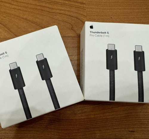 Thunderbolt 5 (USB-C) Pro Cable (1 m) MC9C4