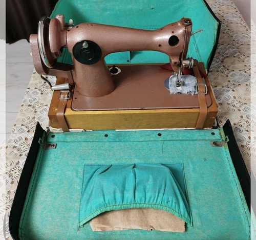 Швейная машина ручная чайка
