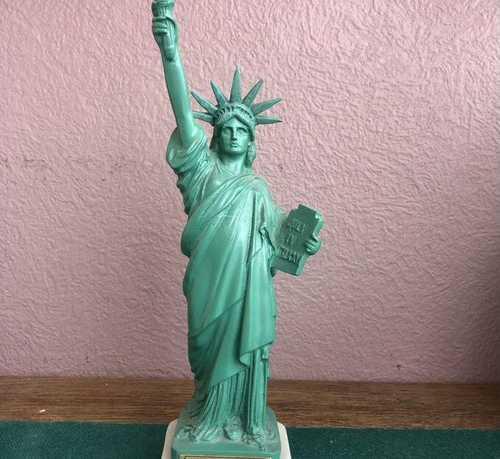 Сувенирная статуэтка статуя свободы