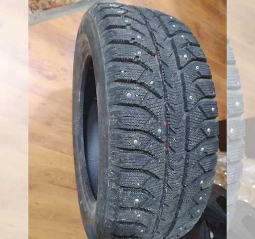 Bridgestone Ice Cruiser 7000S 205/60 R16 92