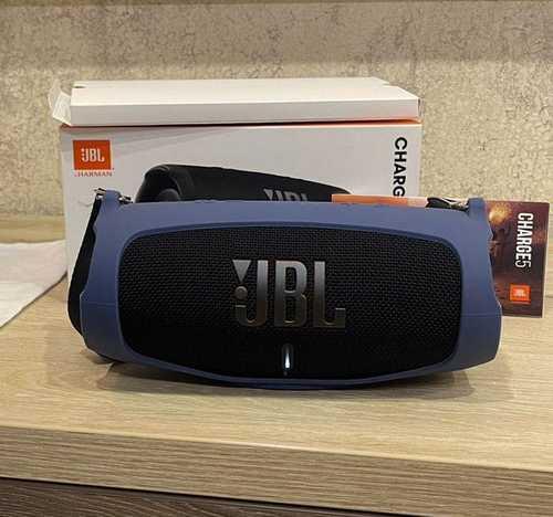 JBL Charge 5 (новая)