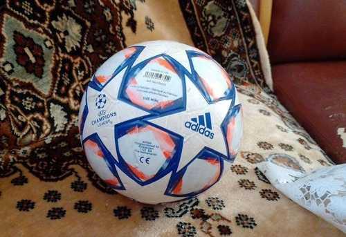 Футбольный мяч adidas лига чемпионов mini