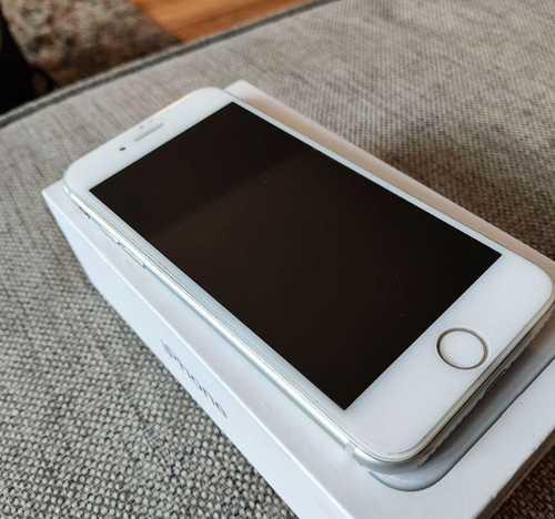iPhone 8, 64 ГБ