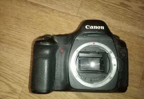 Зеркальный фотоаппарат Canon 5D
