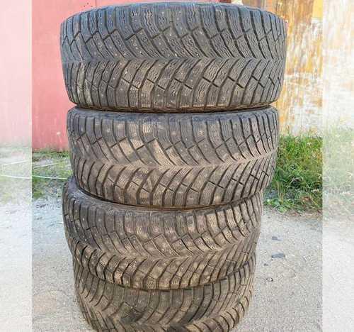 Michelin X-Ice North 4 225/55 R17