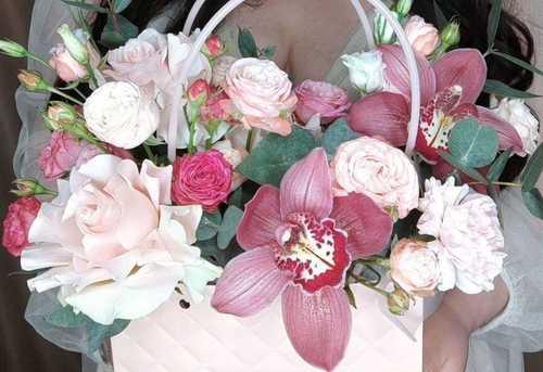 Стильная сумочка с орхидеей и французской розой