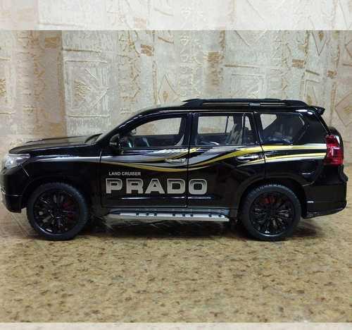 Огромный Toyota Prado чёрный модель 1:18