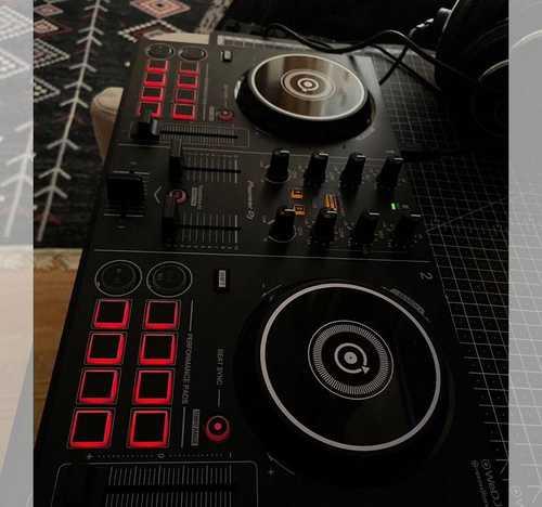 Dj контролер Pioneer DDJ-200