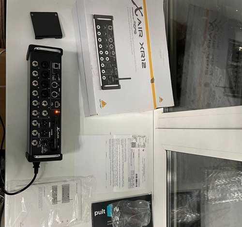 Behringer xr12