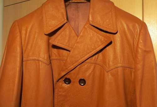Мужской кожаный плащ красивого цвета, размер 48-50